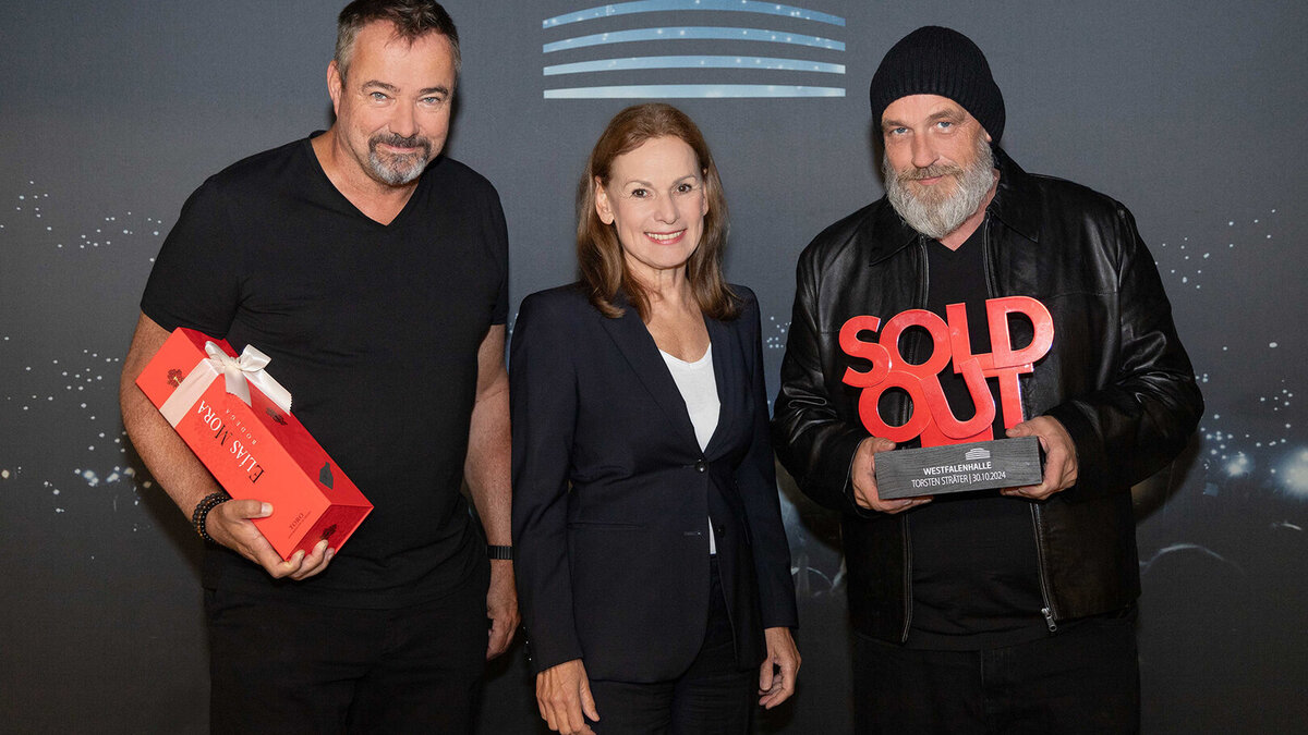 Torsten Sträter erhält Sold-Out-Award für sein neues Bühnenprogramm in ...